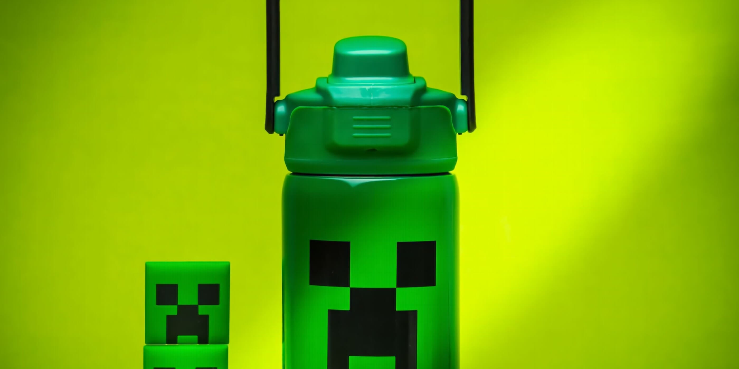 Level Up Hydration: The Ultimate Minecraft Water Bottle for Gamers of ...